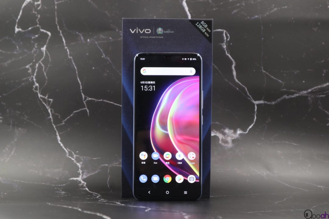vivo V21 開箱評測：前置雙柔光燈自拍方便 - Qooah