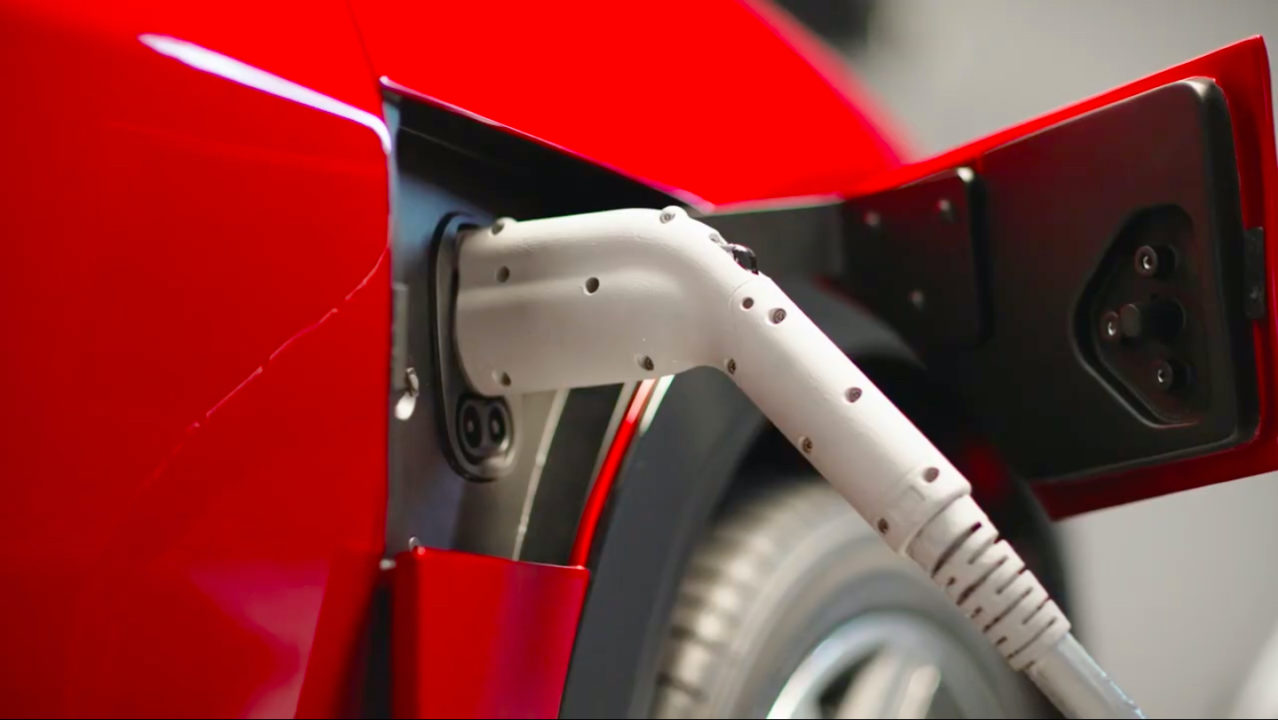 鴻海科技日預告，將推出 Model B 純電 SUV 車型、Model V 農夫車 - Qooah