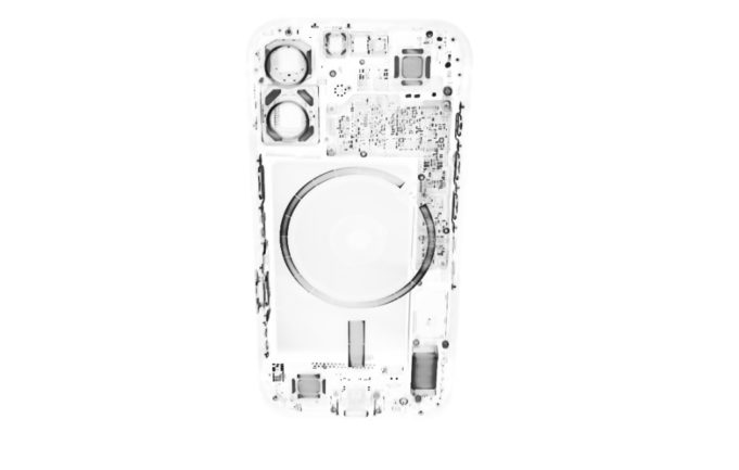 iFixit 拆解 iPhone 16：迄今為止最易維修的 iPhone - Qooah
